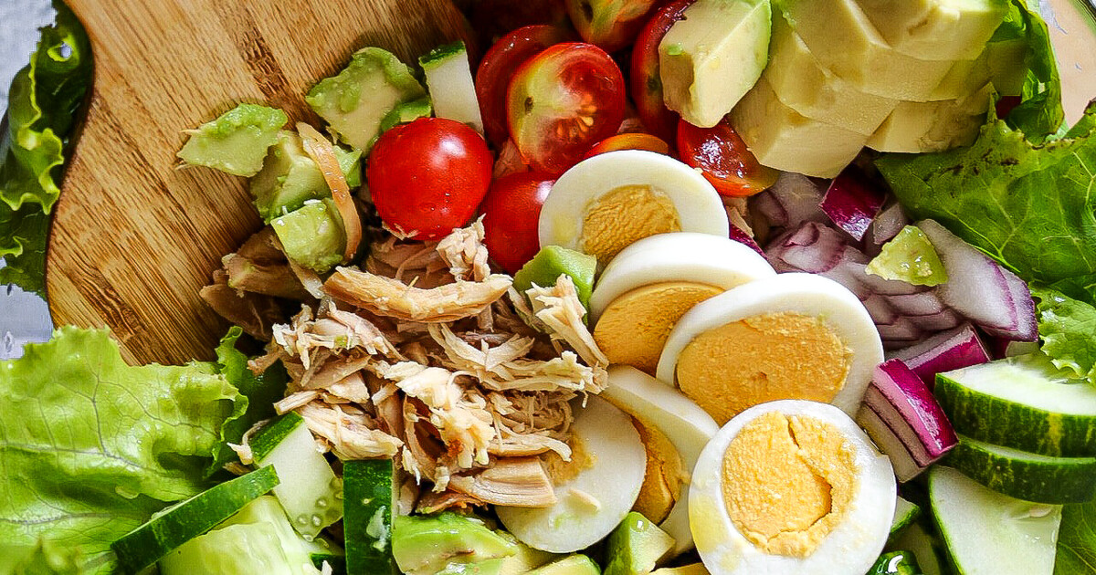 Slasna i bogata Cobb salata » Perutnina Ptuj